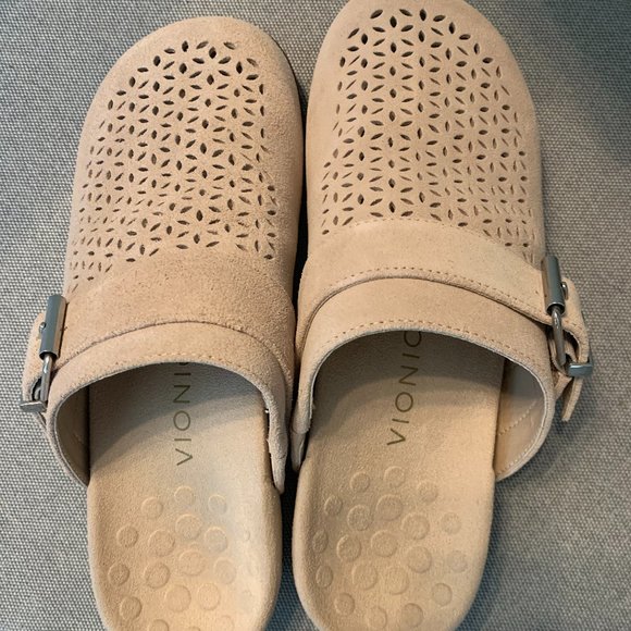 Vionic | Shoes | Vionic Moca Perforated Suede Slip On Clog Comfort Shoe ...